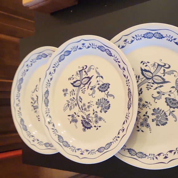 Corelle | Dining | 3 Corelle Blue Onion Dinner Plates | Poshmark